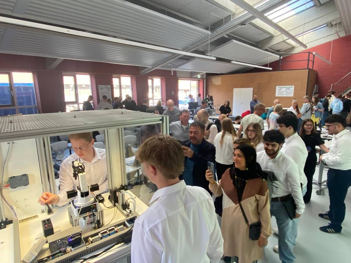 BGT 12 präsentiert mit innovativen Praxisprojekten technische Zukunftsideen | BBS Technik ...